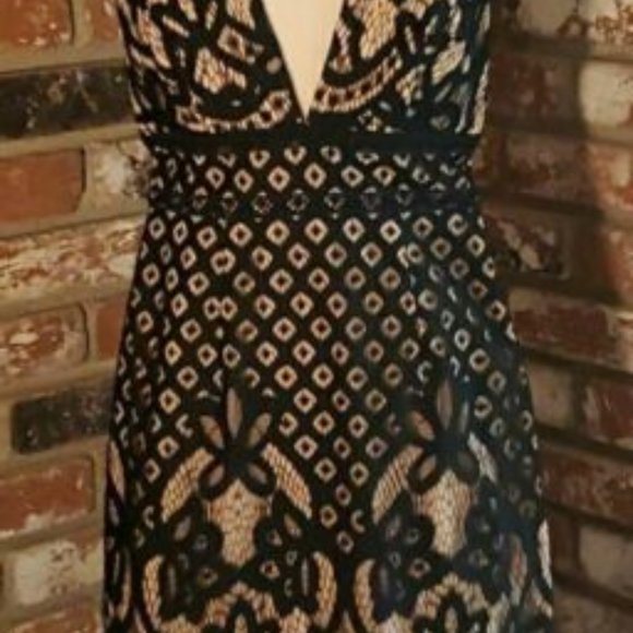 ILLA ILLA | Dresses | Illa Illa Black Nude Lace Deep V Dress Nude Urban ...